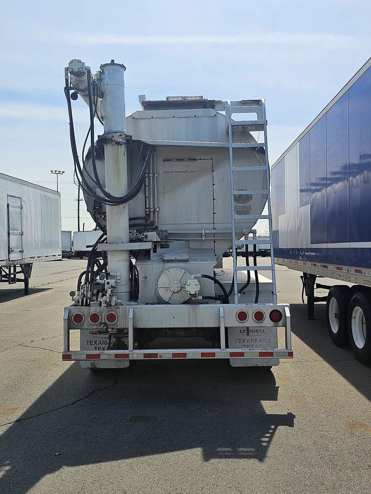 2016 LEDWELL BODY CO 40' TANKER For Sale | Day Cab | #670947