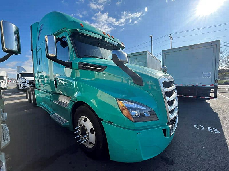 2018 Freightliner CASCADIA For Sale | 72" Sleeper | #517970