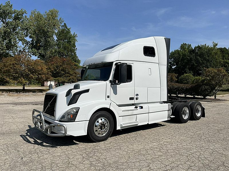 2018 Volvo VNL 760 For Sale | Raised Roof Sleeper | #JN895306