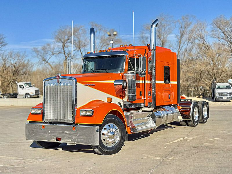 2025 Kenworth W900L For Sale | 72" Sleeper | #K8964