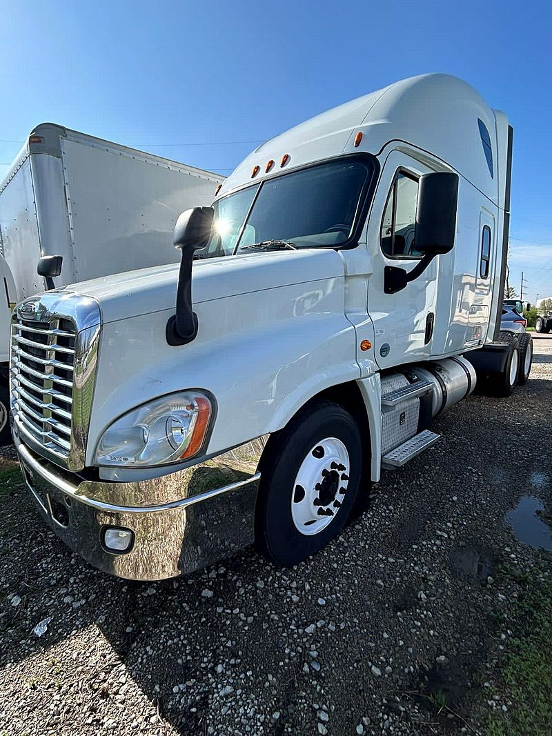2019 Freightliner CASCADIA 125 For Sale | 72" Sleeper | #826732