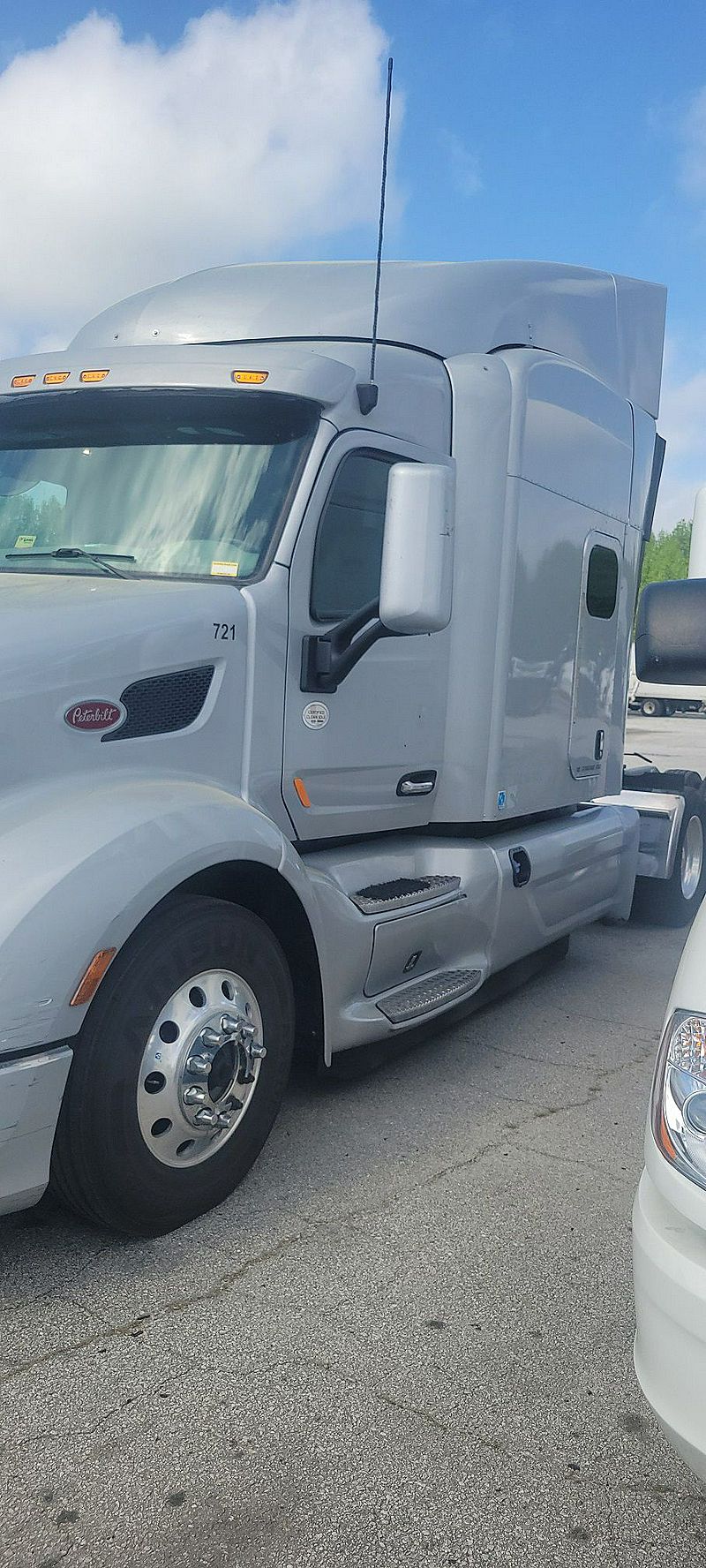 2019 Peterbilt 579 For Sale | 80" Sleeper | #0599710