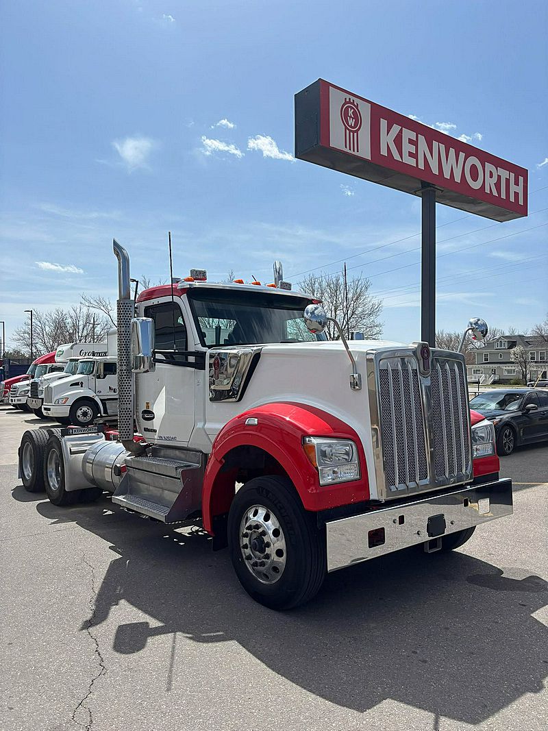 2022 Kenworth W990 For Sale | Day Cab | #0600564