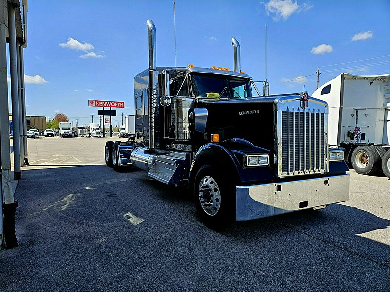 2026 Kenworth W900L For Sale | 72" Sleeper | #0596985