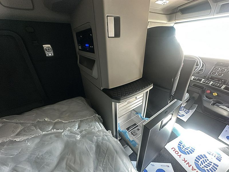 2026 Kenworth T680 For Sale | 76" Sleeper | #TJ194364