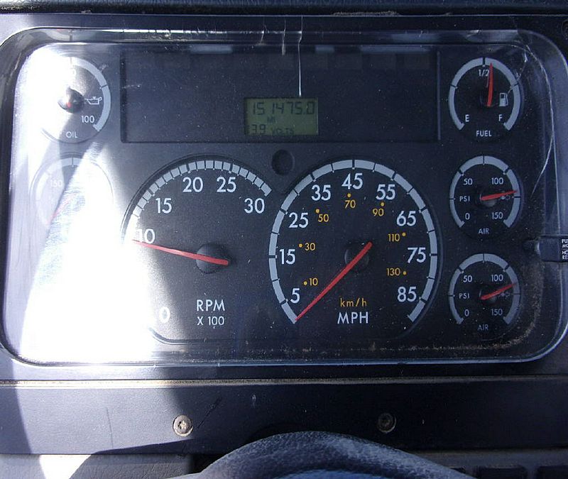 2002 Freightliner FL70 For Sale | Semi Truck | #18495