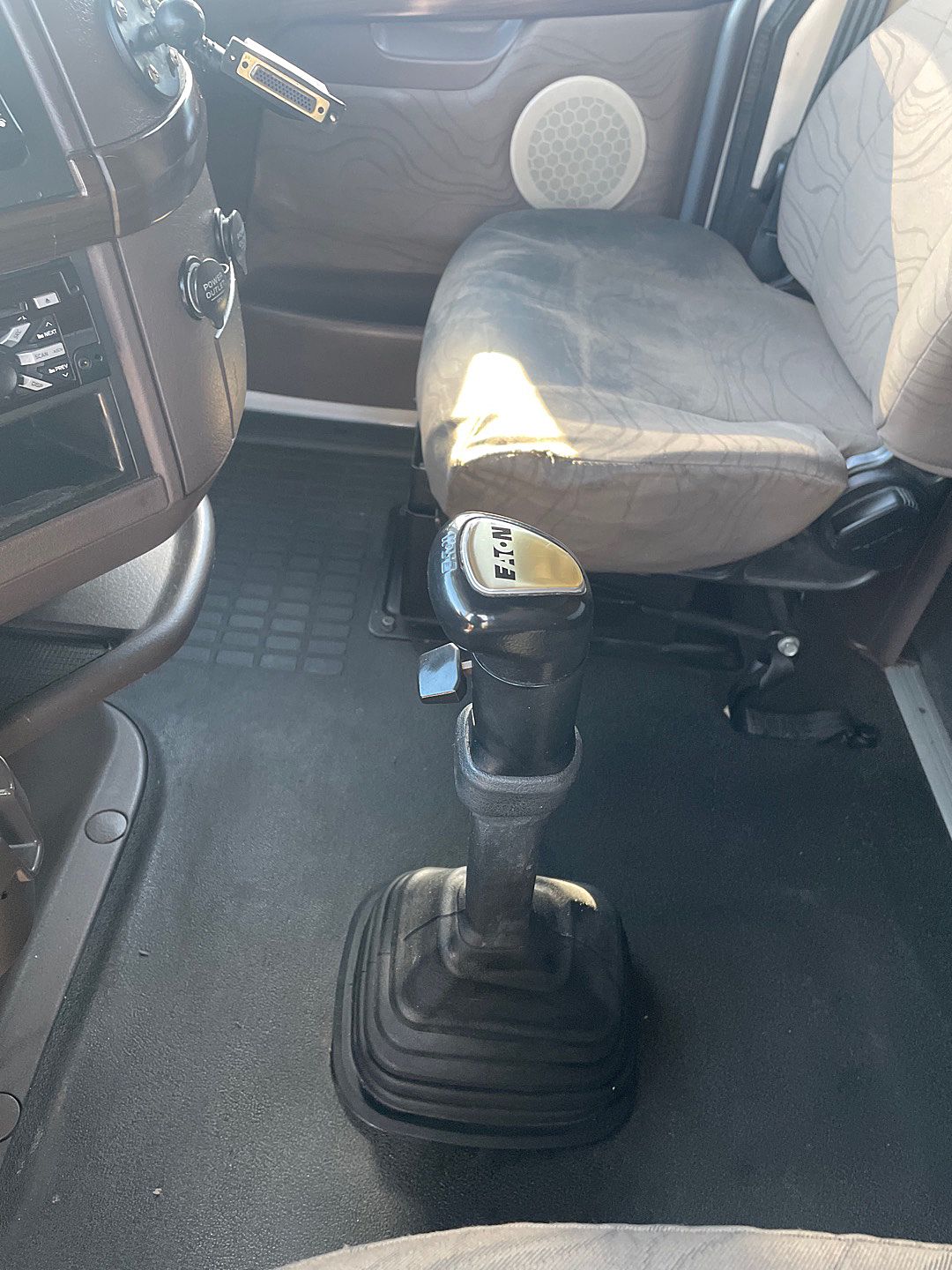 2017 Volvo VNL 670 For Sale | Sleeper Truck | #10VU80711S