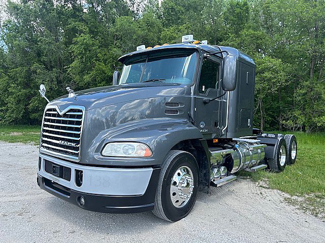 2016 Mack Pinnacle CX613 For Sale | Flat Top Sleeper | # 14-613m
