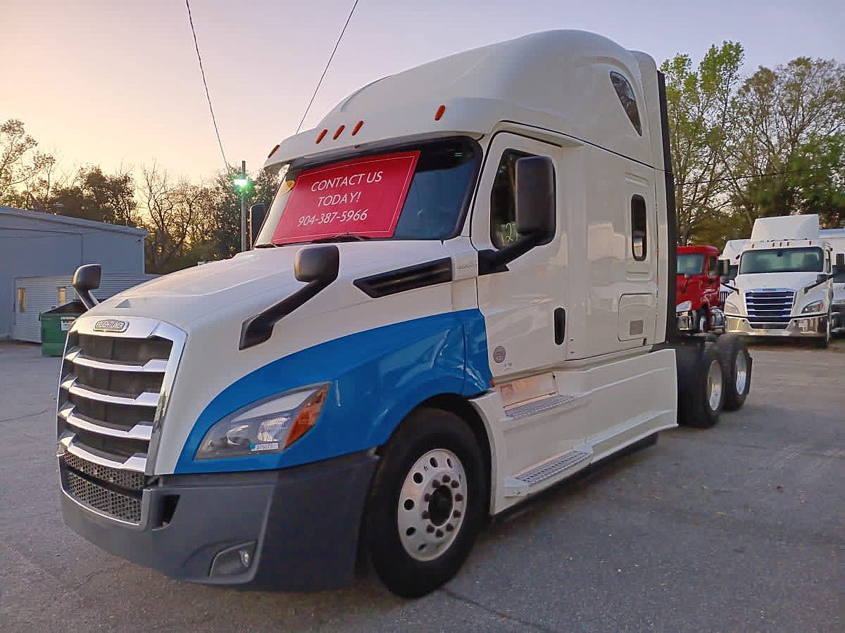 2020 Freightliner NEW CASCADIA PX12664 For Sale | 70" Sleeper | #275073