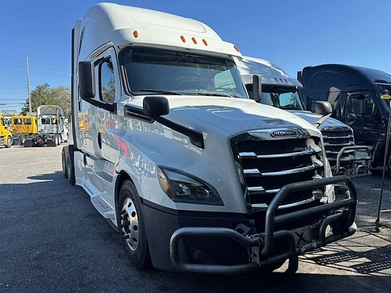 2020 Freightliner NEW CASCADIA PX12664 For Sale | 72" Sleeper | #275077