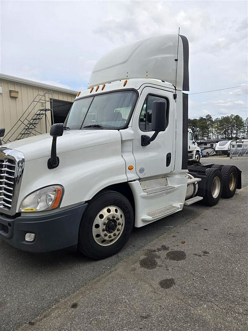2016 Freightliner Cascadia Day Cabs For Sale | 1000+ Available