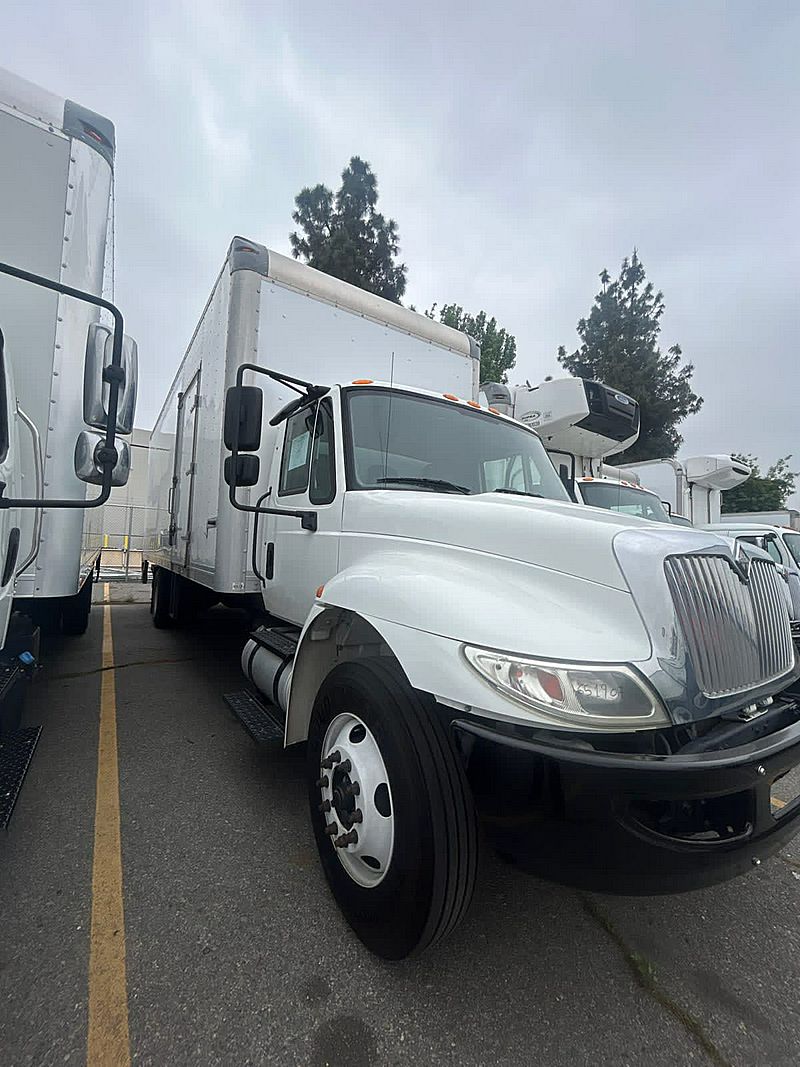 2016 International DuraStar 4300 For Sale | 26' Box | # MF729254