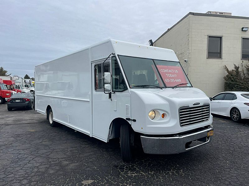 2017 Freightliner MT45 For Sale | 20' Box | #670098
