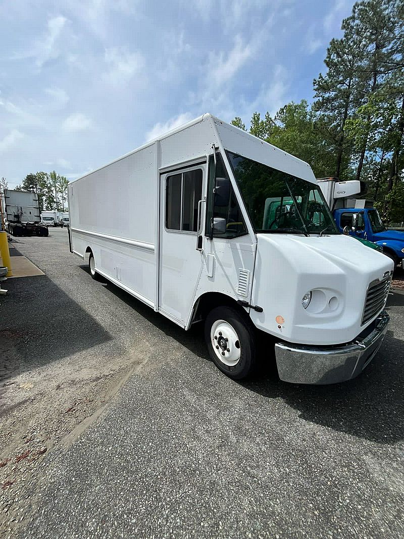 2018 Freightliner MT45 For Sale | 20' Box | #684940