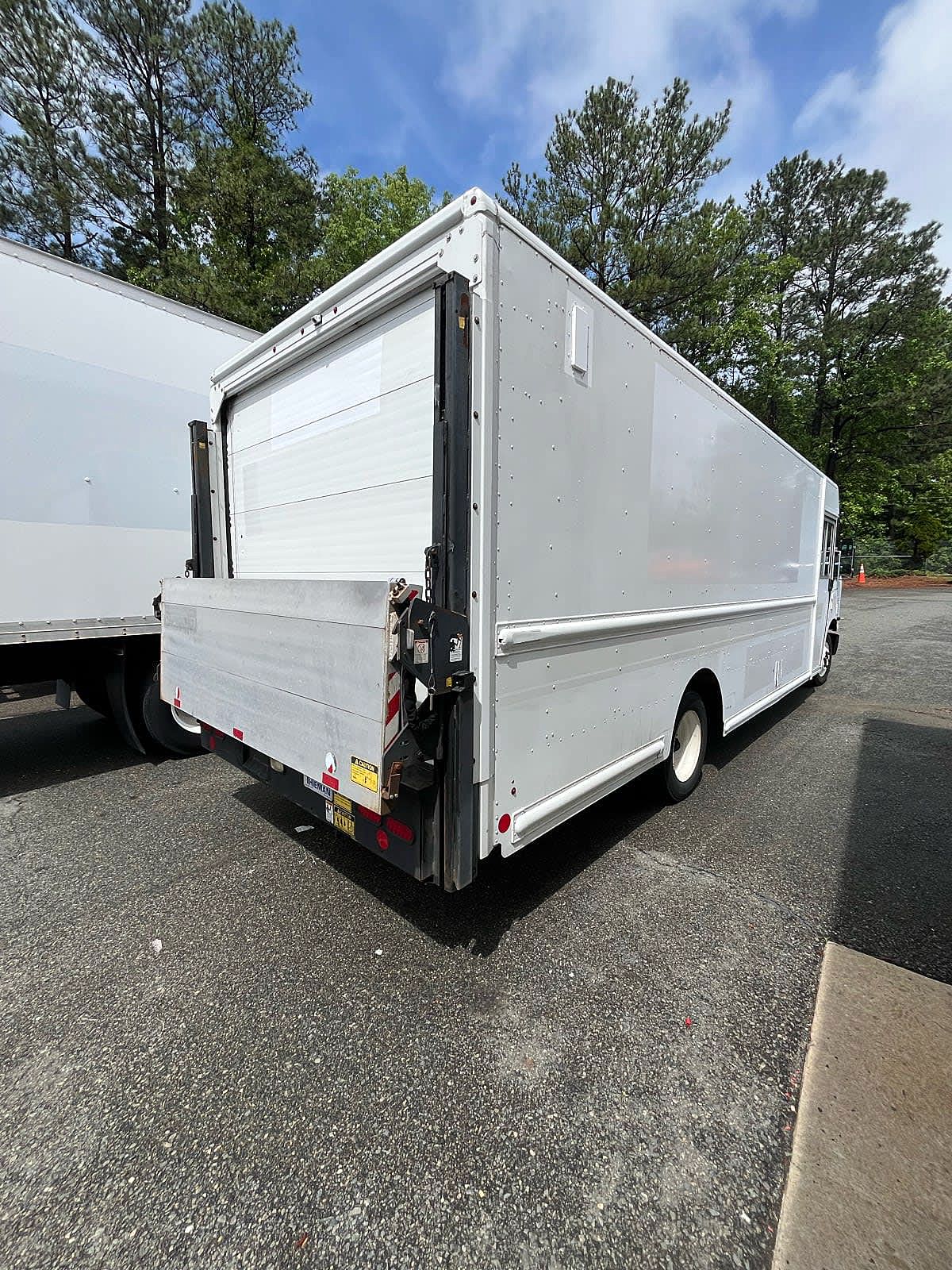 2018 Freightliner MT45 For Sale | 20' Box | #684940