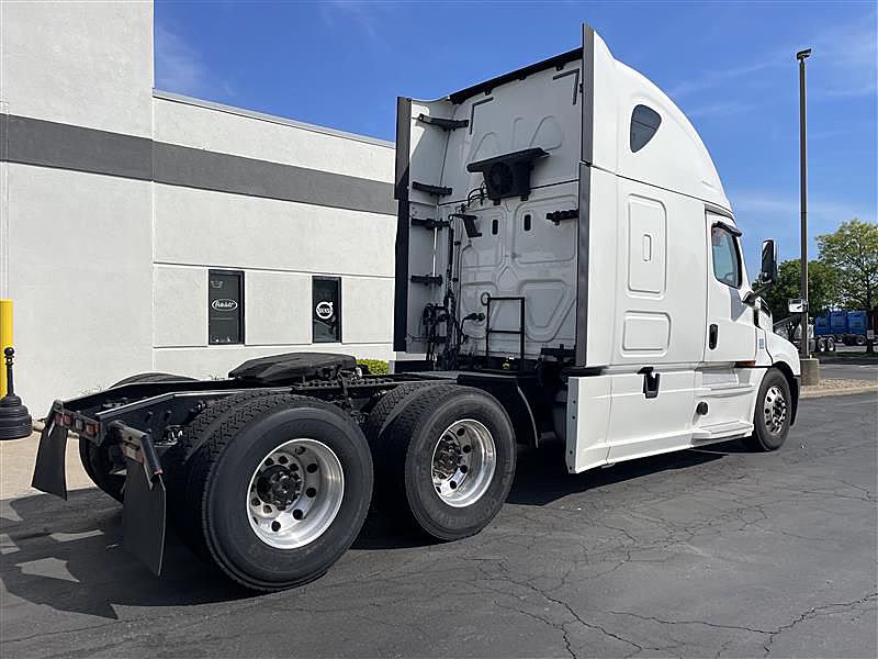 2020 Freightliner Cascadia 126 For Sale | 72" Sleeper | #270118