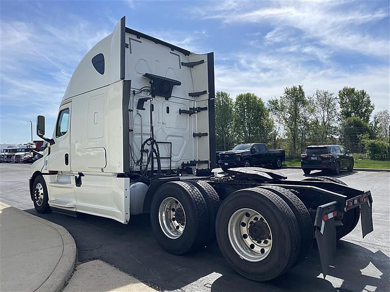 2020 Freightliner Cascadia 126 For Sale | 72" Sleeper | #270118