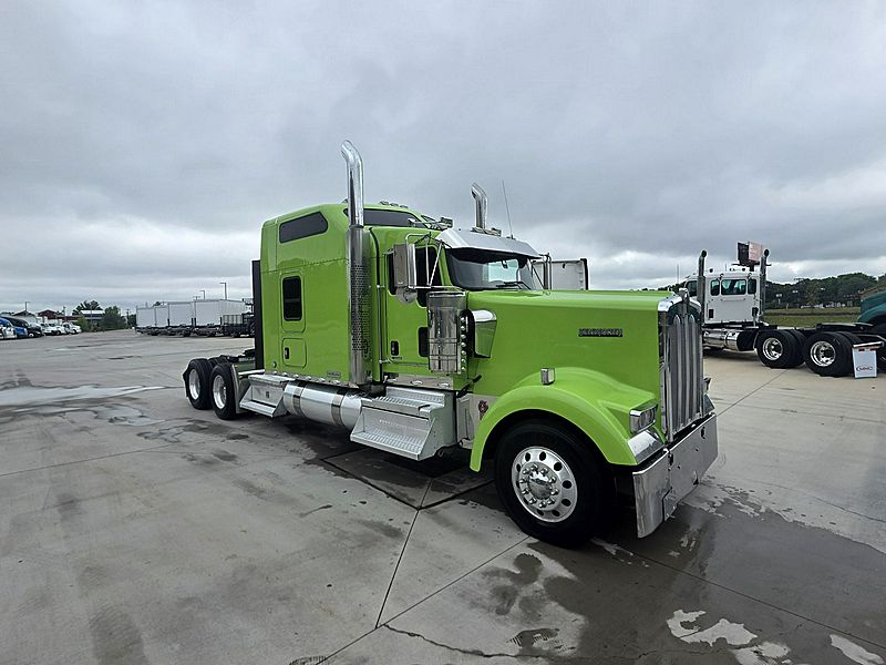 2021 Kenworth W900L For Sale | 86" Sleeper | #0601829