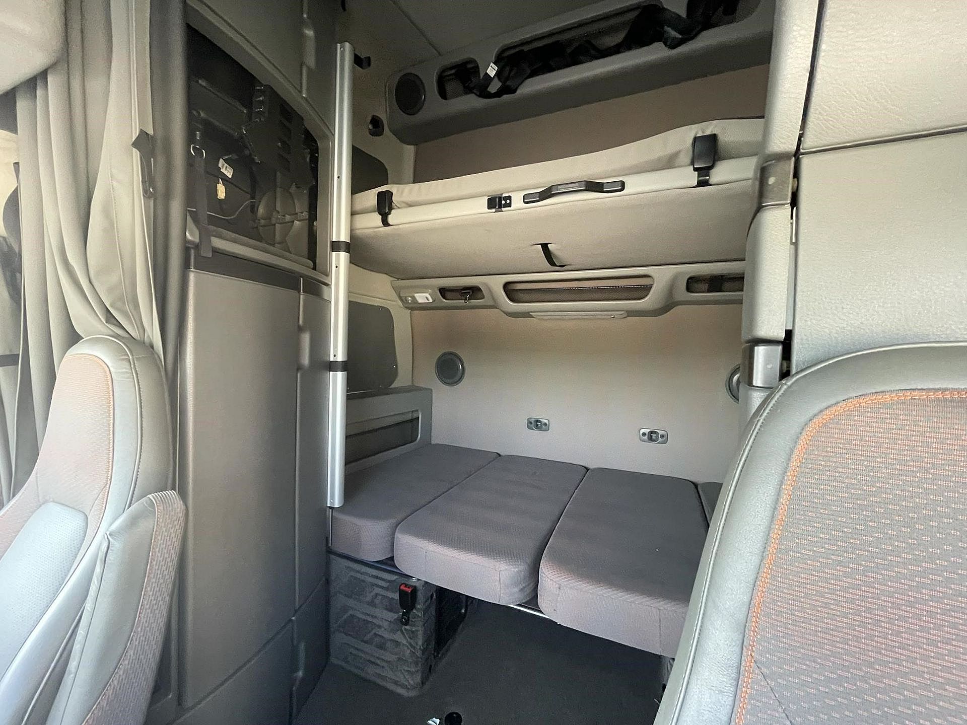 2023 Volvo VNL 860 For Sale | Raised Roof Sleeper Sleeper | #1229482