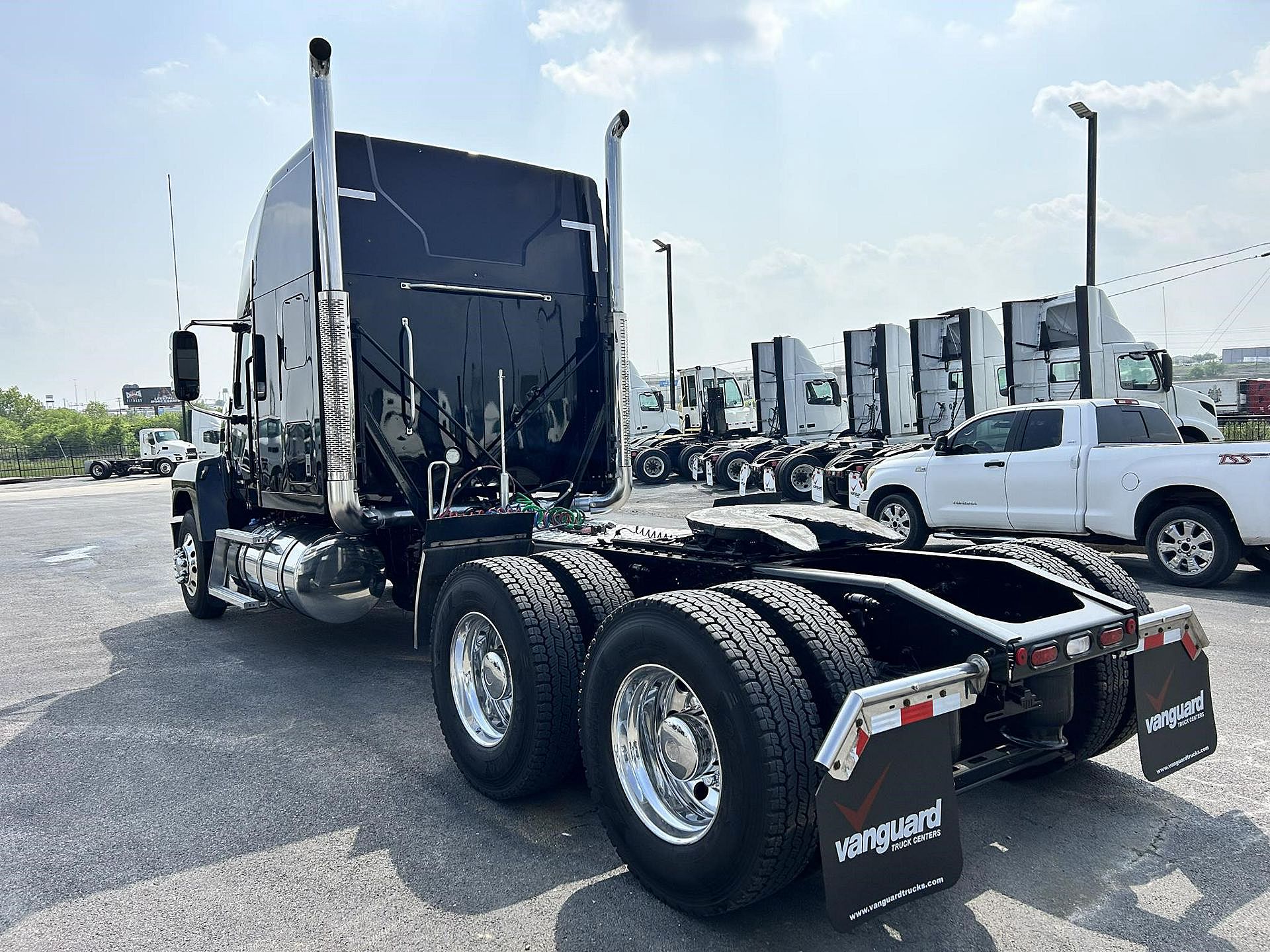 2022 Mack PINNACLE 64T For Sale | 70" Sleeper | # 5360979