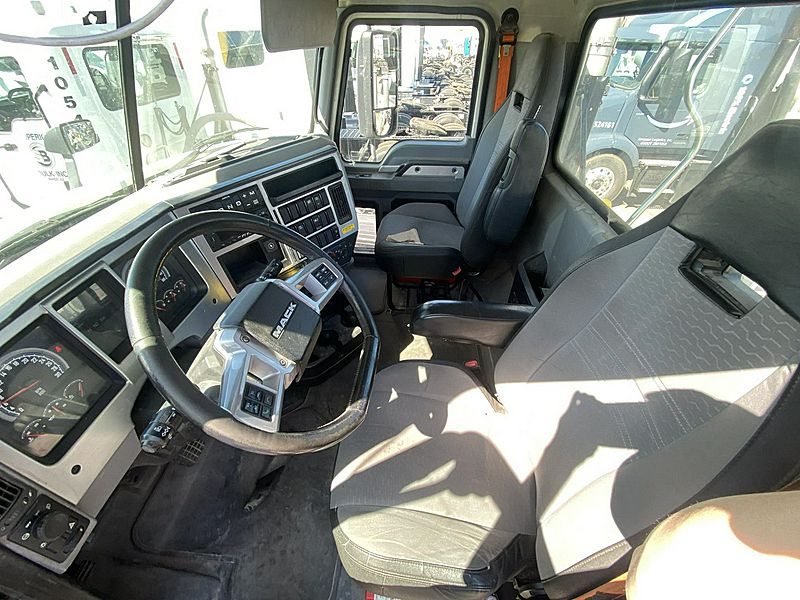 2022 Mack PINNACLE 42T For Sale | Day Cab | #1001064