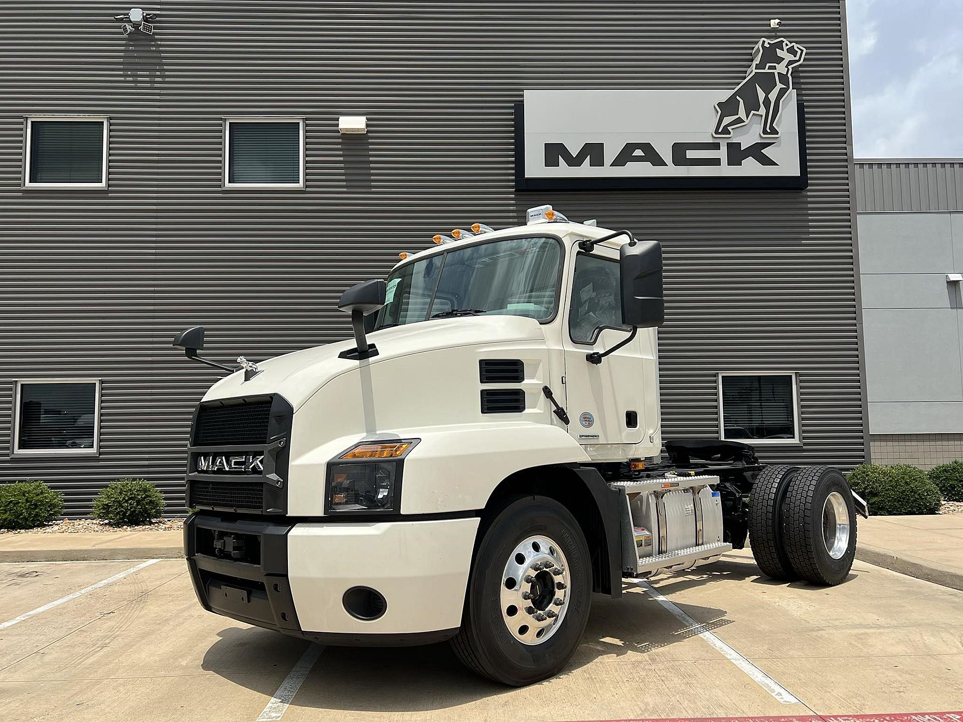 2025 Mack ANTHEM 42T For Sale | Day Cab | #1220547