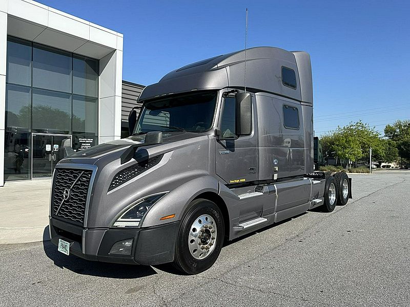2020 Volvo VNL 860 For Sale | Raised Roof Sleeper Sleeper | #1007309