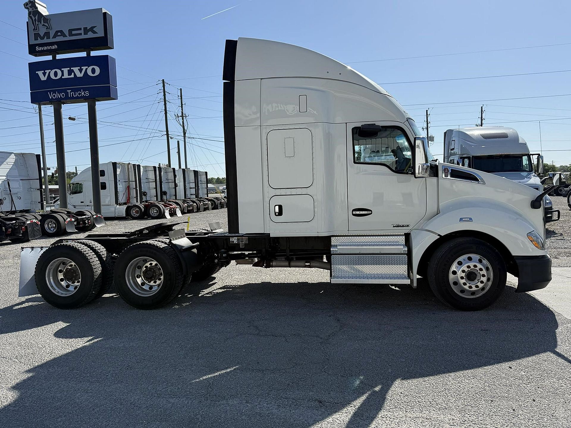 2021 Kenworth T680 For Sale | Mid Roof Sleeper Sleeper | #1228709