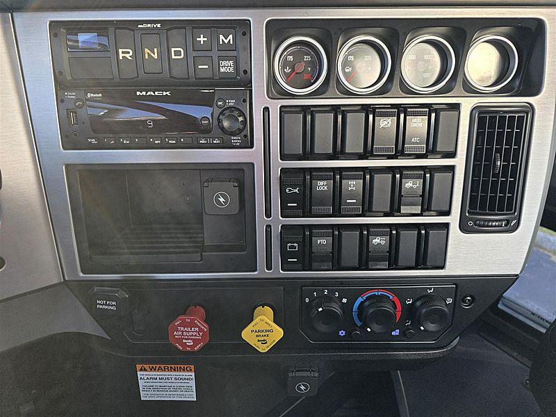 2025 Mack Pinnacle PI64T For Sale | Day Cab | #13MU015201