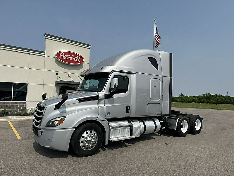 2019 Freightliner CASCADIA 126 For Sale | 72" Sleeper | #LKH8641
