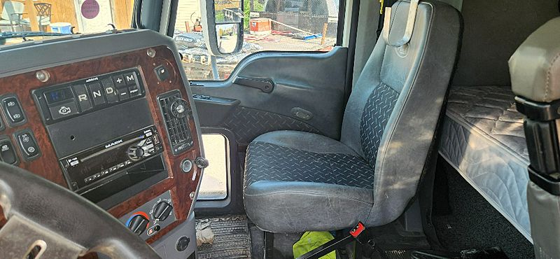 2018 Mack Pinnacle CXU613 For Sale | Flat Top Sleeper | #254987