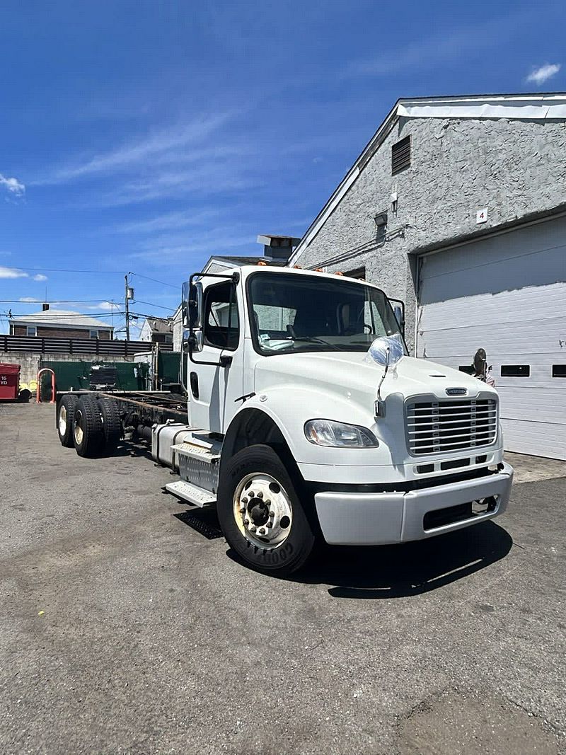 2017 Freightliner M2 106 For Sale | 26' Box | #678178