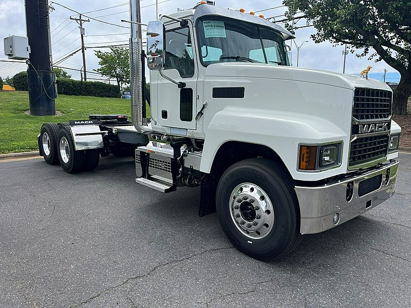 2026 Mack Pinnacle PI64T M778 For Sale | Daycab Sleeper | # M017589