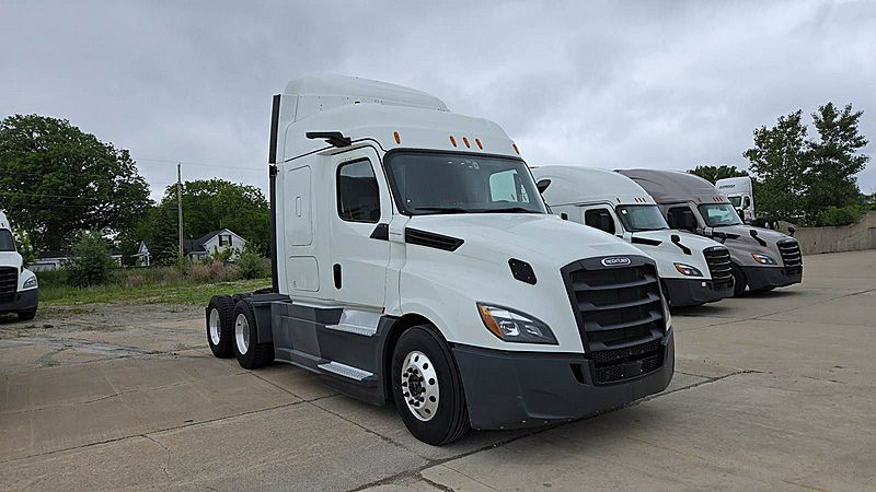 2020 Freightliner Cascadia For Sale | 48" Sleeper | #20122