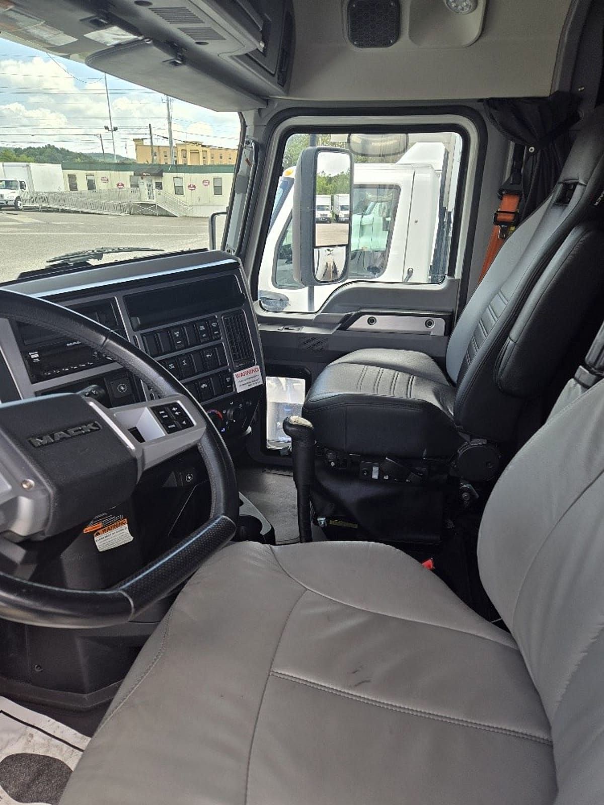 2020 Mack ANTHEM 64T For Sale | 61" Sleeper | # TAT008064