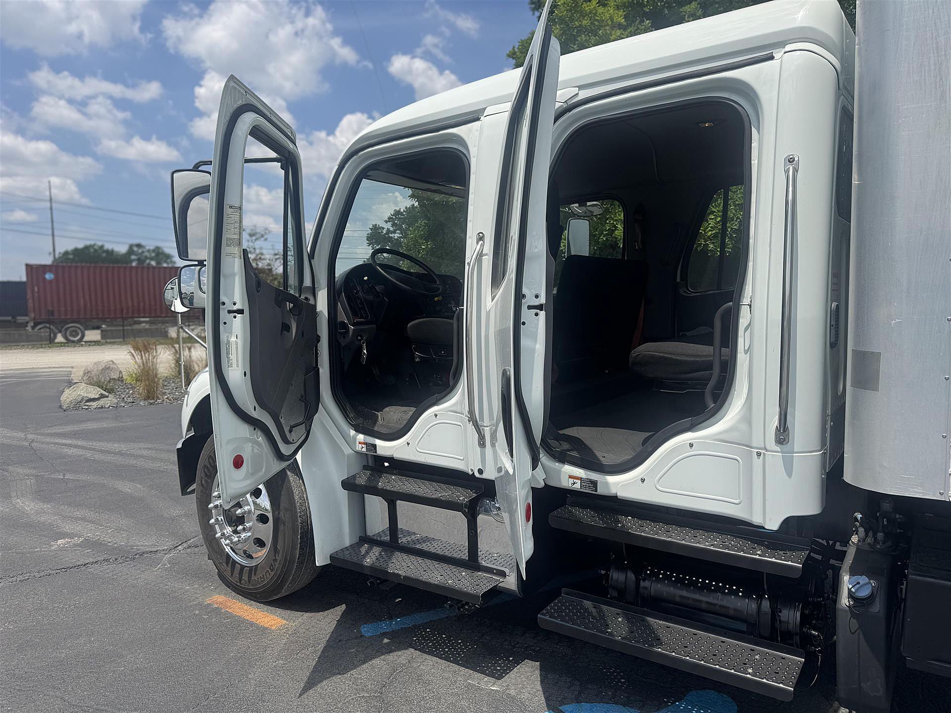 2018 Freightliner M2 Crew Cab For Sale | 24' Box | Non CDL | #3470