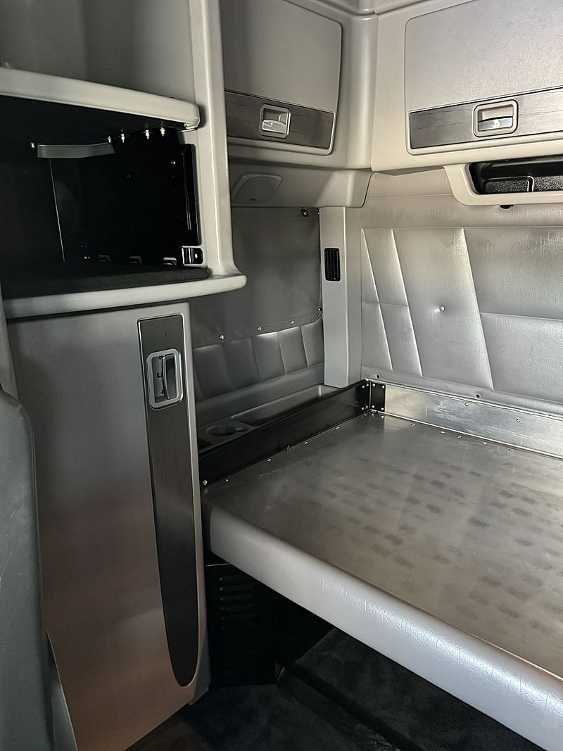 2023 Peterbilt 389 For Sale | 78" Sleeper | #CSA3668