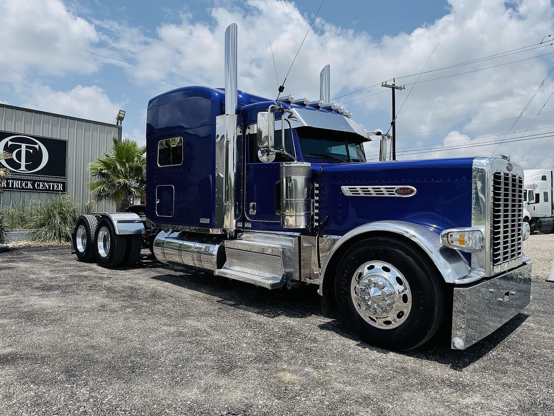 Surprising Peterbilt 389 For Sale Photos