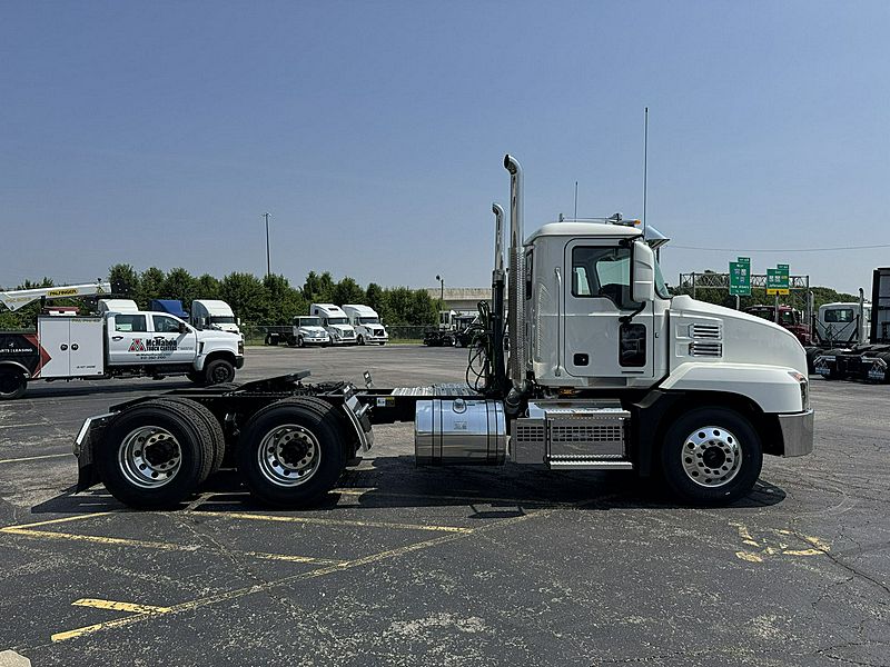 2026 Mack Anthem AN64T M742 For Sale | Daycab Sleeper | #M054634