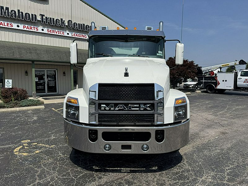 2026 Mack Anthem AN64T M742 For Sale | Daycab Sleeper | #M054634