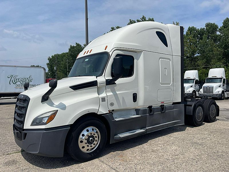 2019 Freightliner Cascadia 126 For Sale | 72" Sleeper | #24136