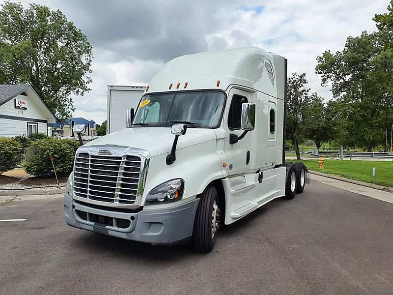 2020 Freightliner CASCADIA 125 For Sale | 72" Sleeper | #894348