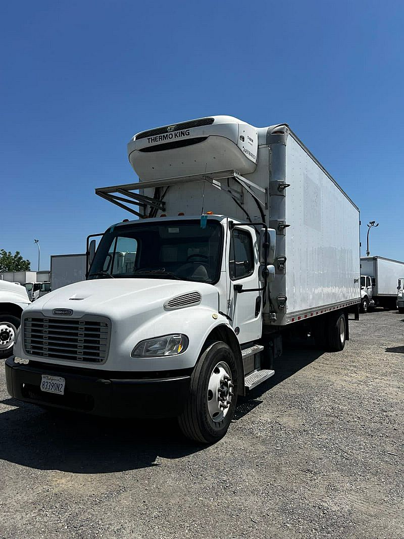 2019 Freightliner M2 106 For Sale | 26' Box | #861571