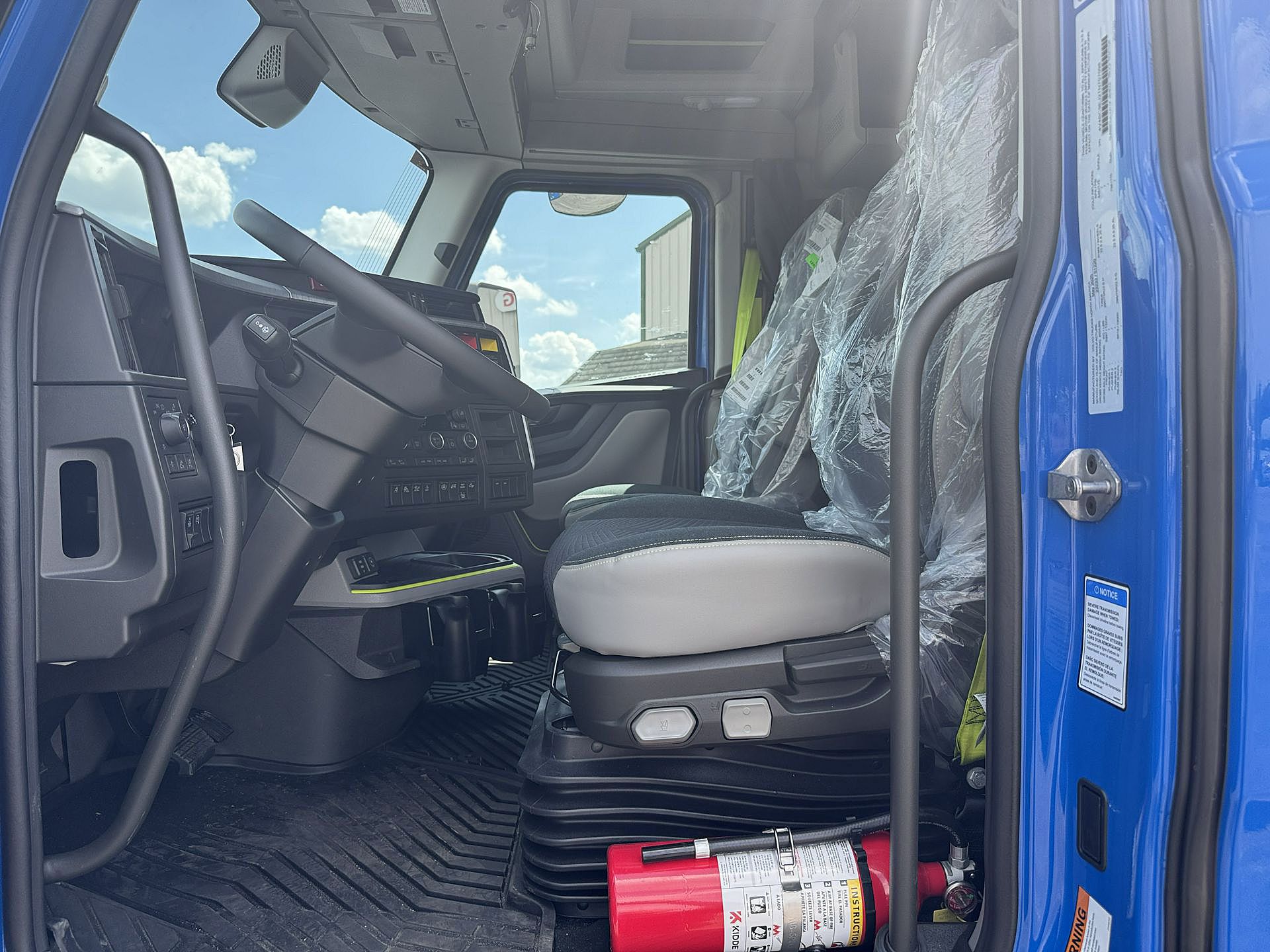 2026 Volvo VNL 860 For Sale | 74" Sleeper | #V707098