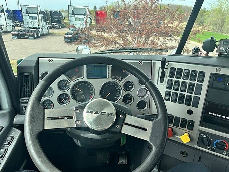 2018 Mack Trucks Pinnacle CXU613 For Sale | Day Cab | # 23MU025947