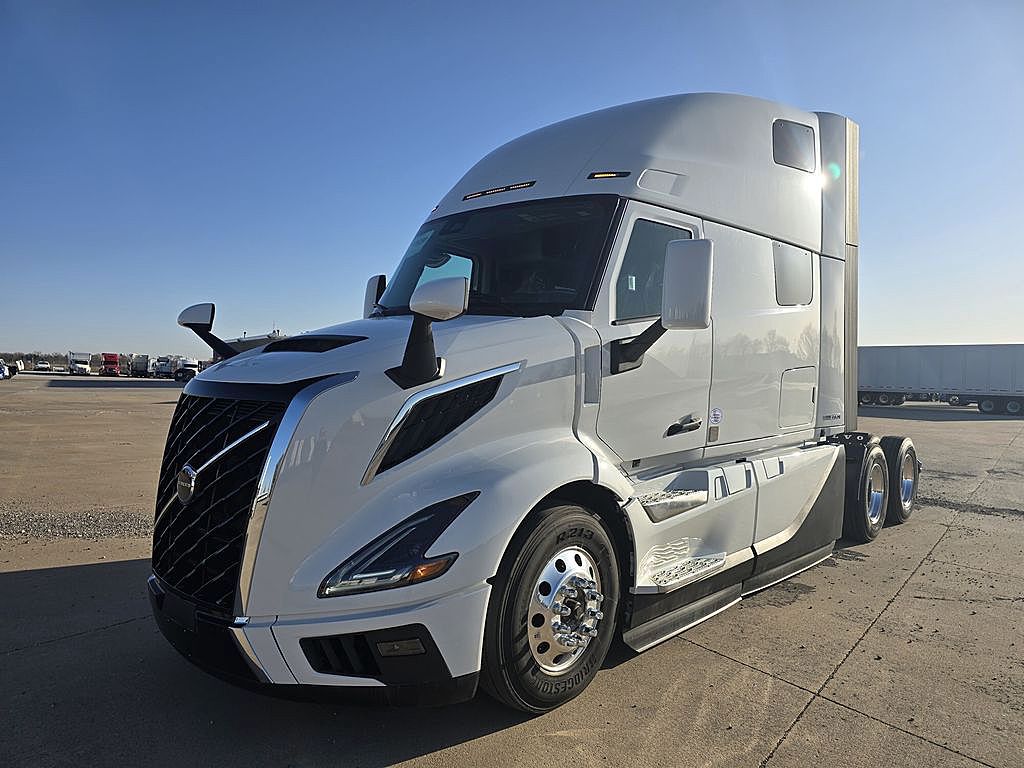 2026 Volvo Trucks VNL 860 For Sale | 72" Sleeper | #V9280
