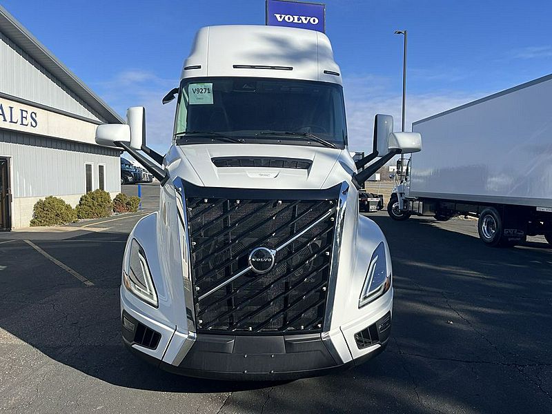 2026 Volvo Trucks VNL 860 For Sale | Sleeper Truck | #V9271