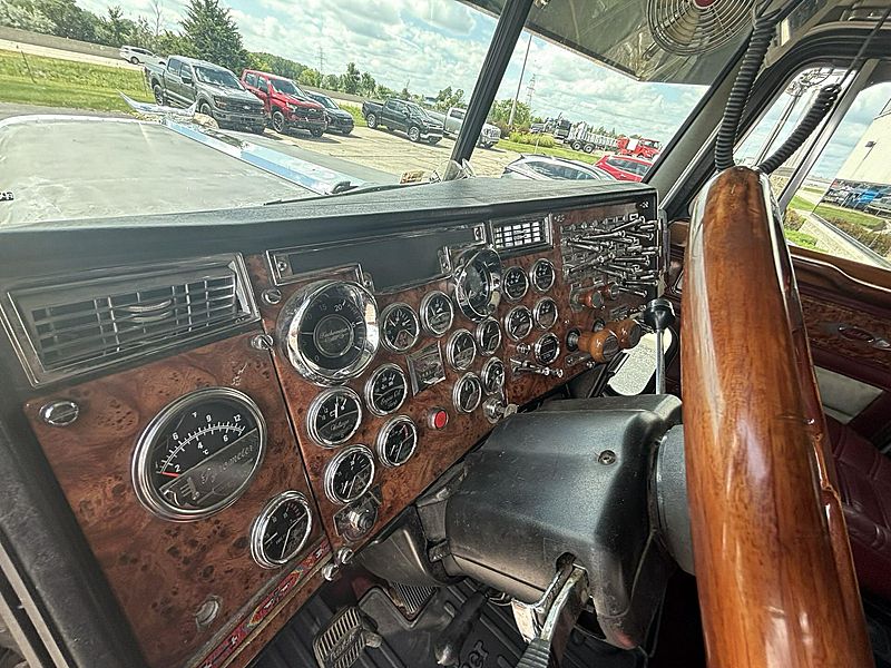 2000 Peterbilt 379 For Sale | 73" Sleeper | #20901