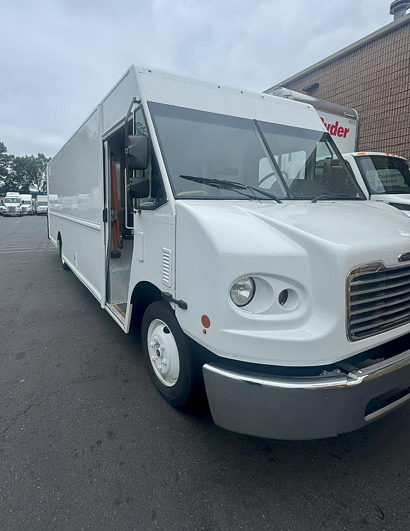 2018 Freightliner MT45 For Sale | 20' Box | #744193