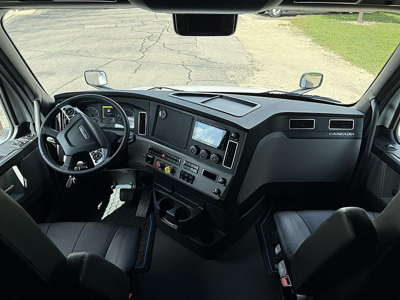2026 Freightliner Cascadia For Sale | 72" Sleeper | #R56432